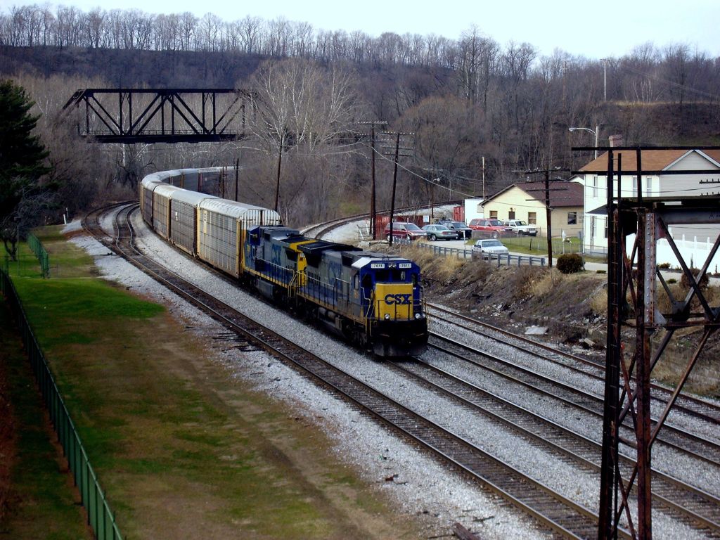 CSX 7611 C40-8